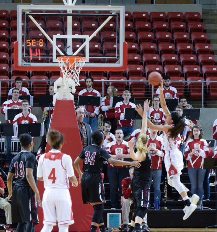 Lerma leads women to win – The Bradley Scout